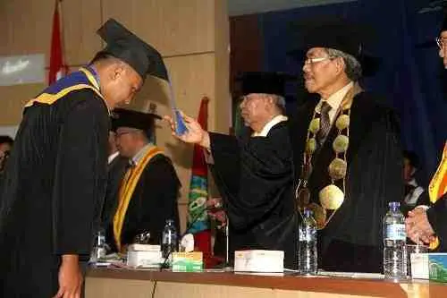 Universitas Subang Gelar Wisuda - MEDIAJABAR.COM