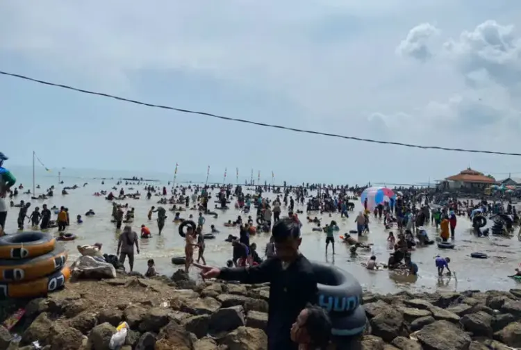Harga Tiket Pondok Bali, Wisata Pantai Paling Populer di Subang ...